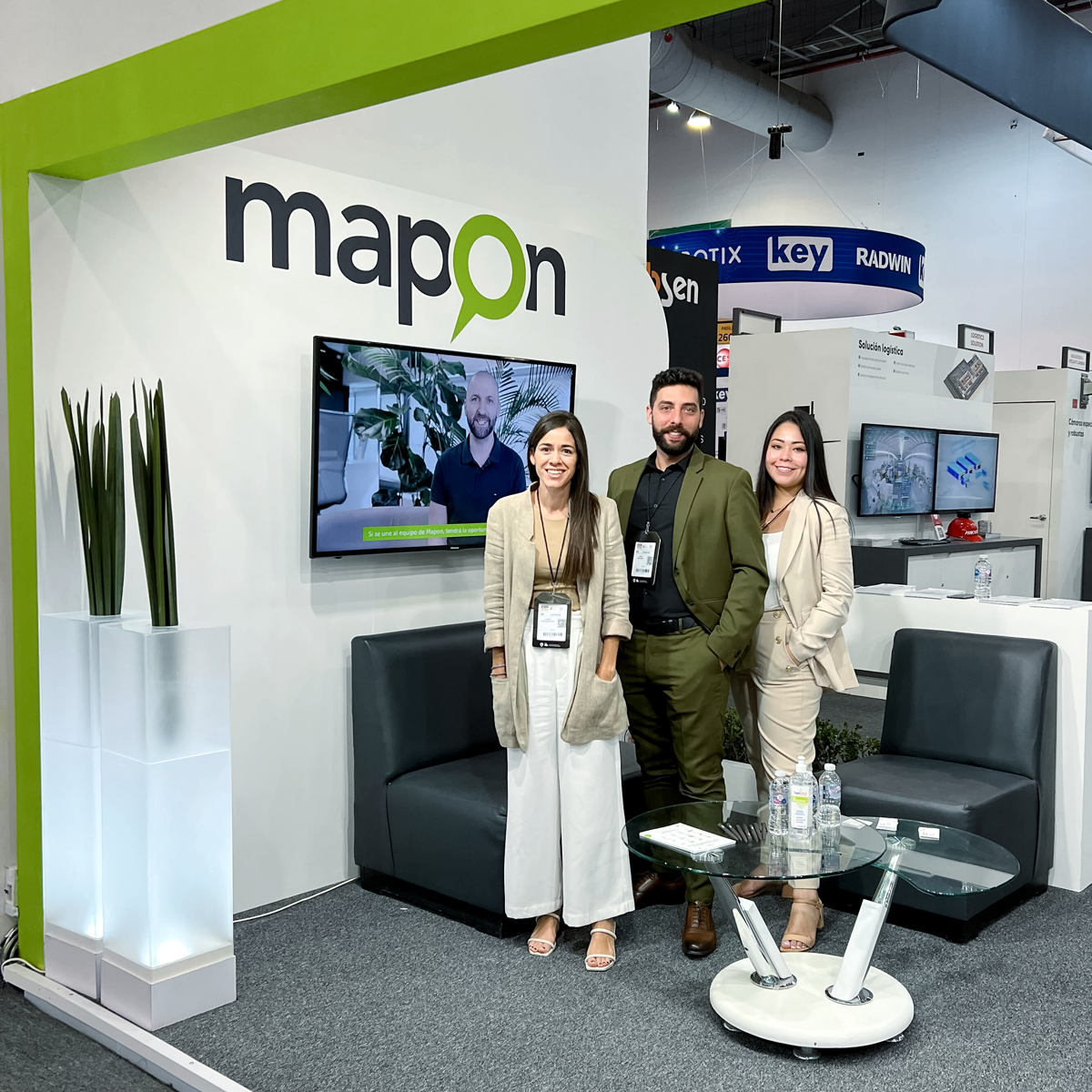 The Mapon team showcases at the Expo Seguridad México